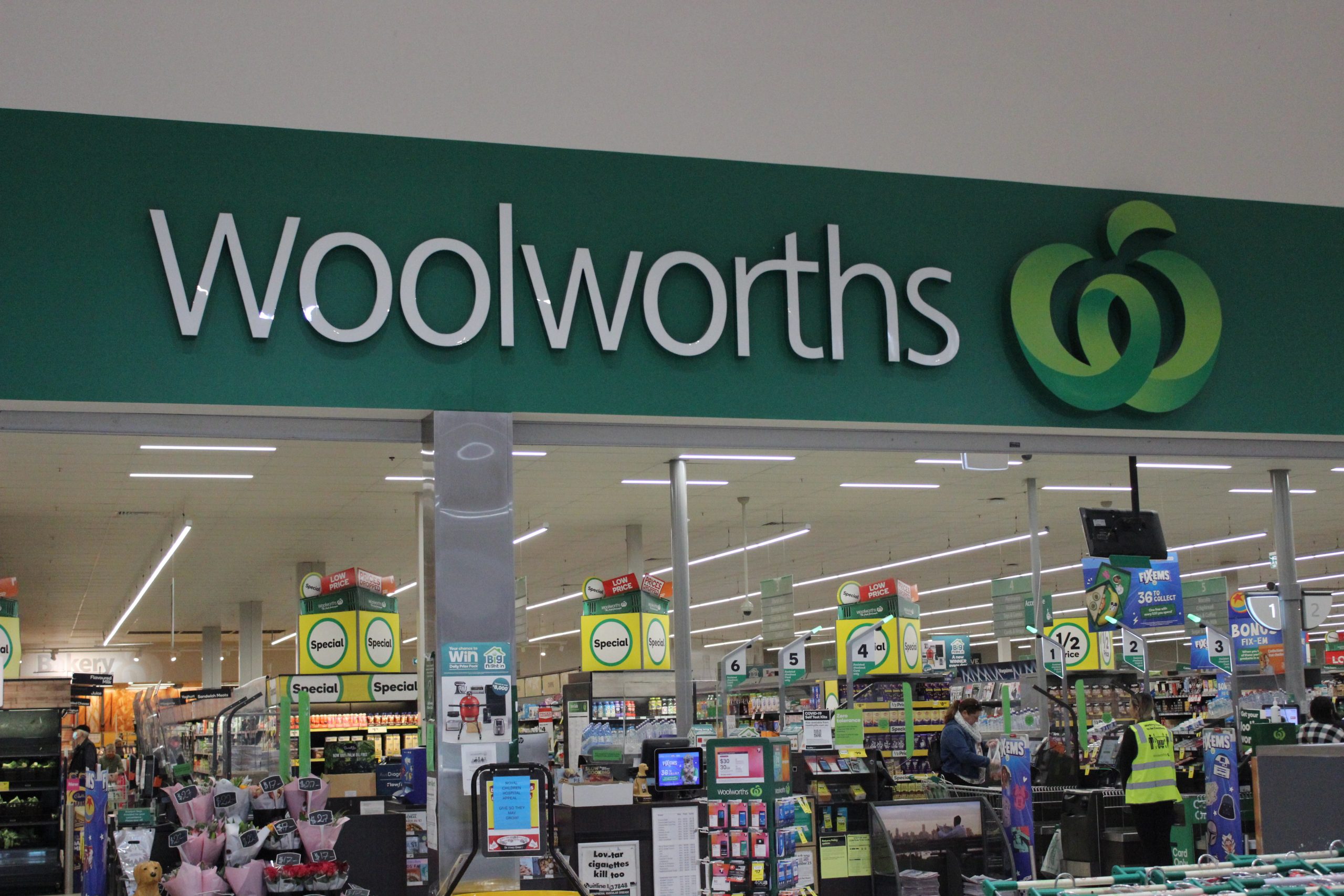 COWES SHOPPING CENTRE - Retpro