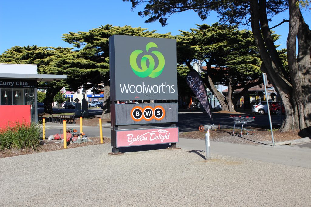 COWES SHOPPING CENTRE - Retpro