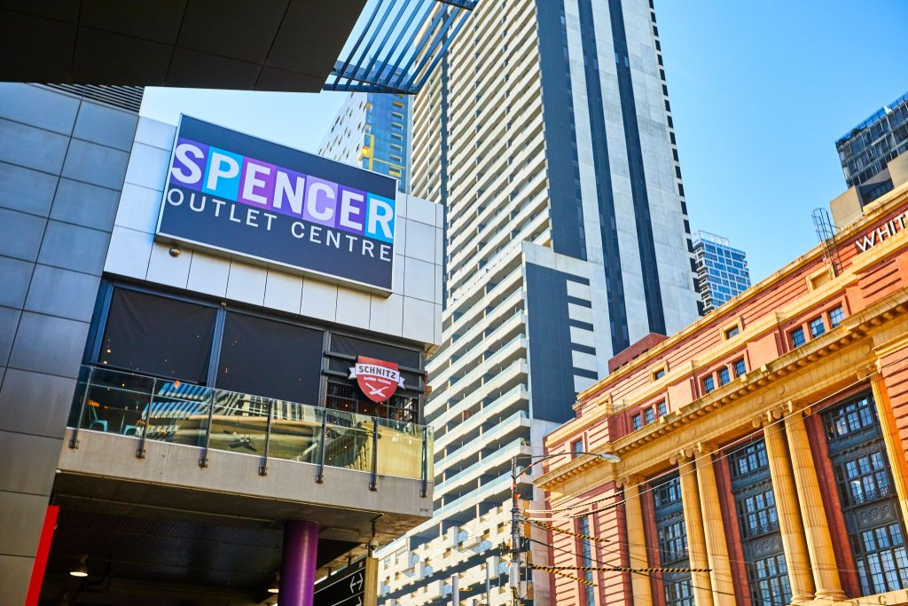 SPENCER OUTLET CENTRE - Retpro